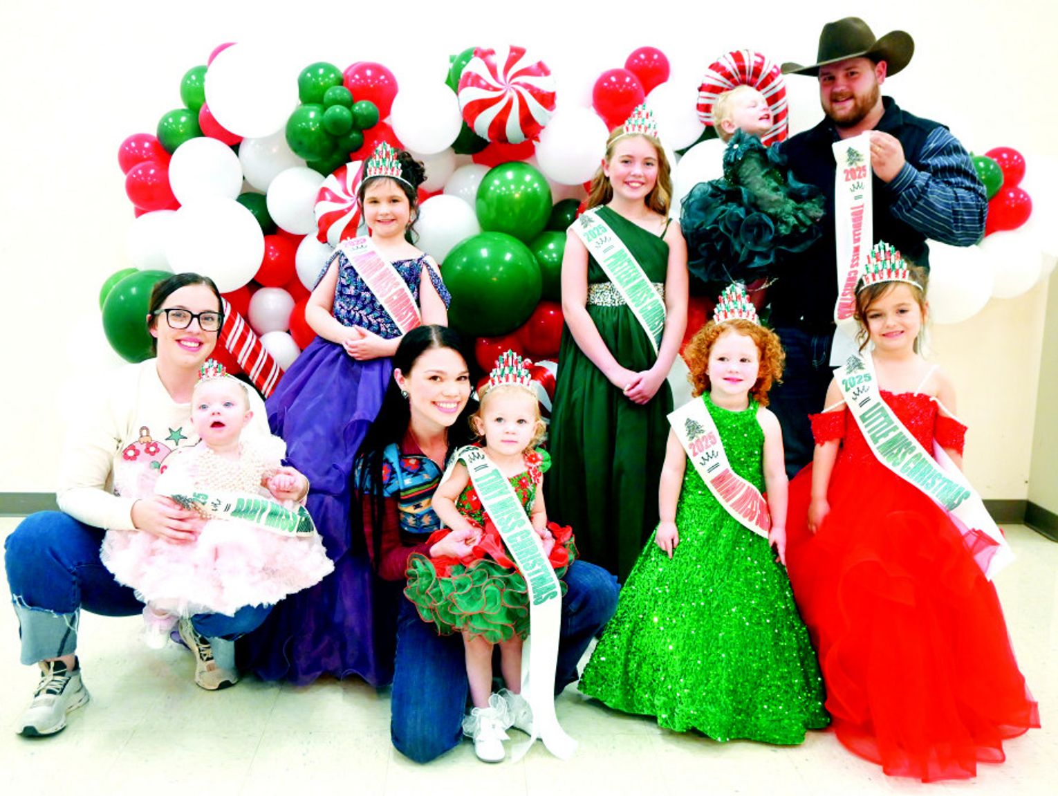 Seven Girls Crowned at Christmas Pageant