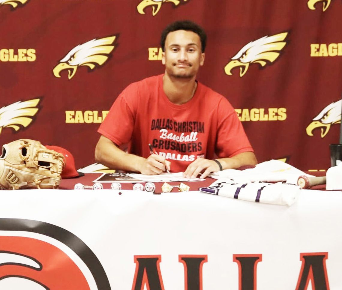Smith Signs with Dallas Christian College